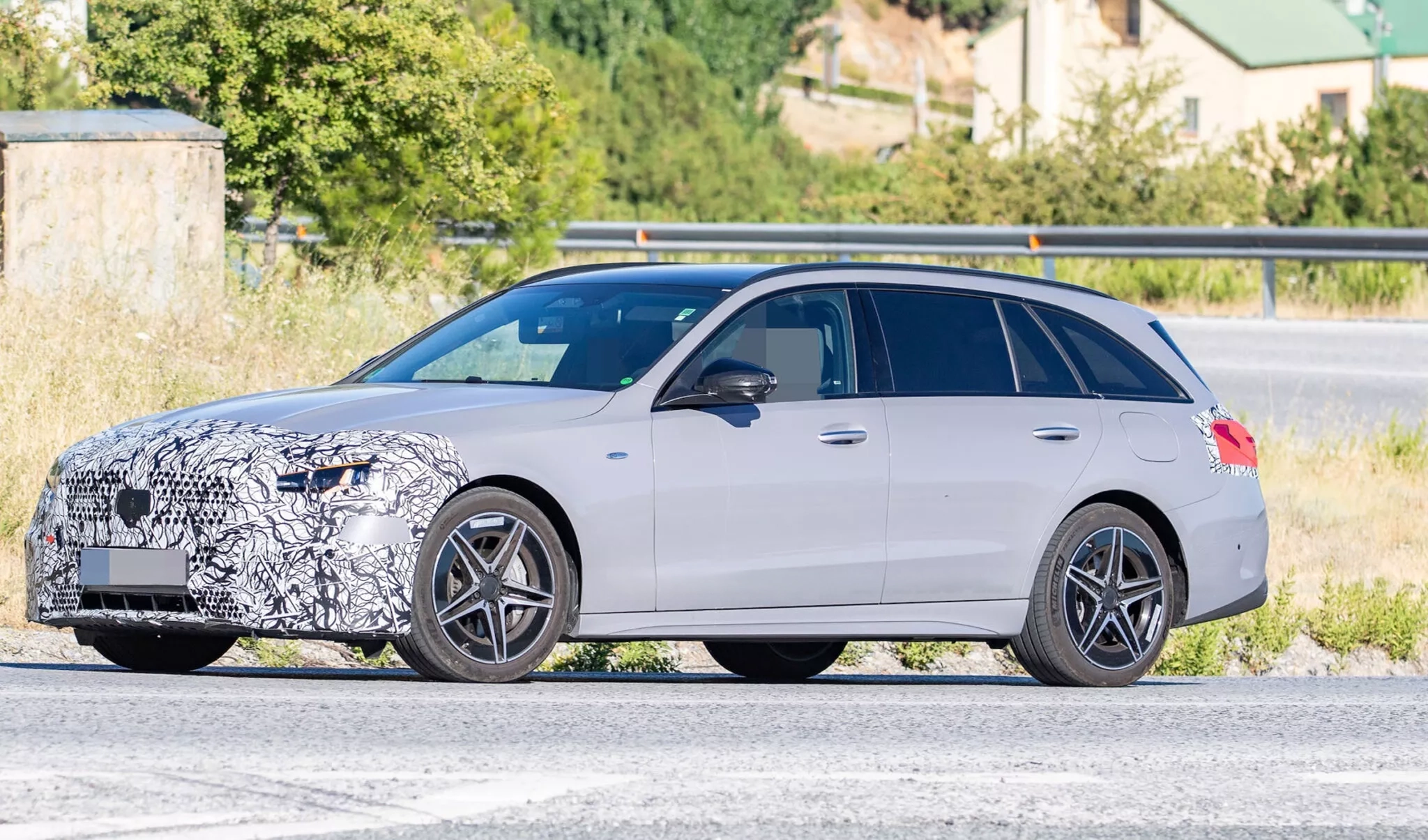 2027 Mercedes C-Class Wagon Spied with Bold New Look - ActuCars